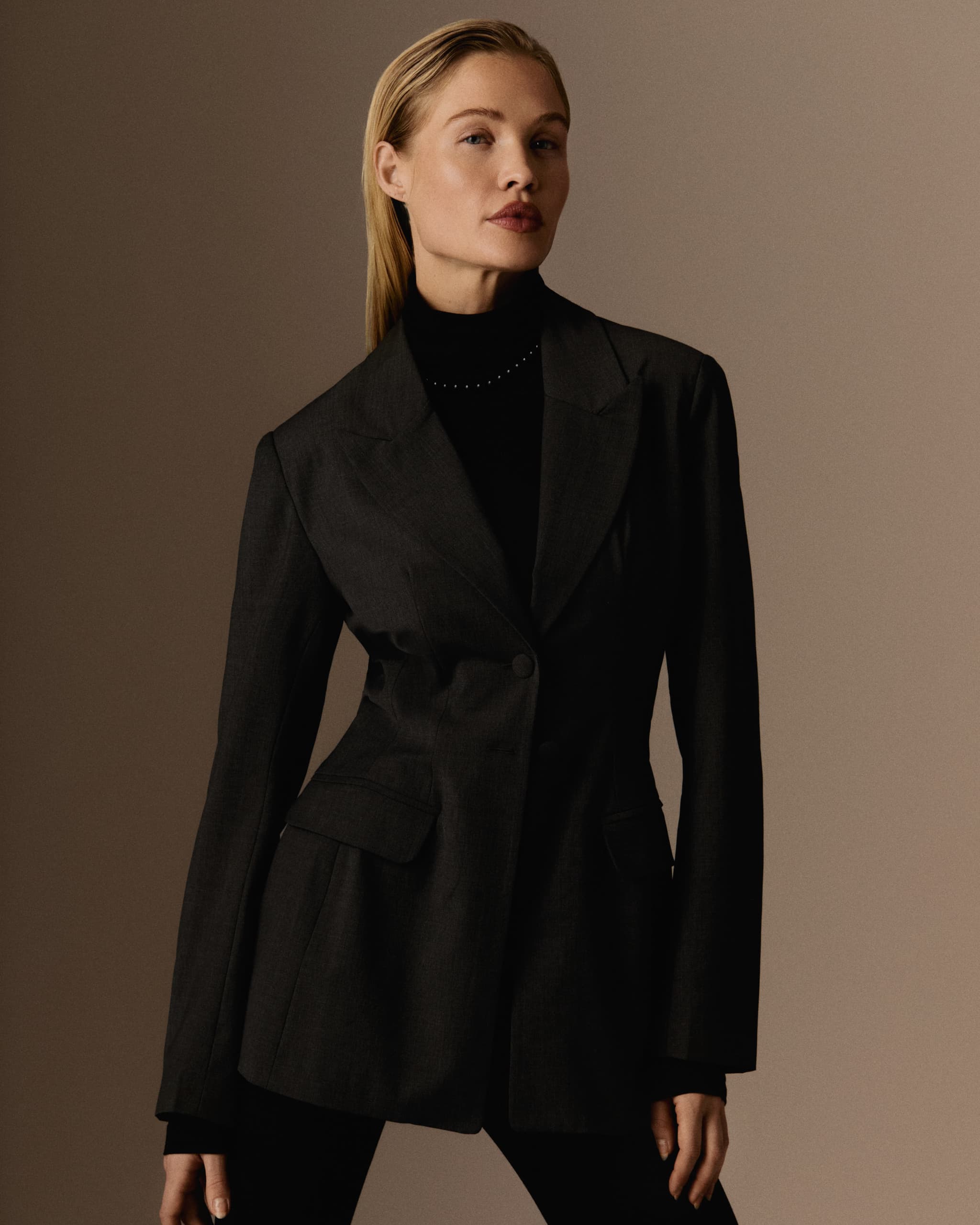 ÀVORA - Where timeless classics meet playful collectibles